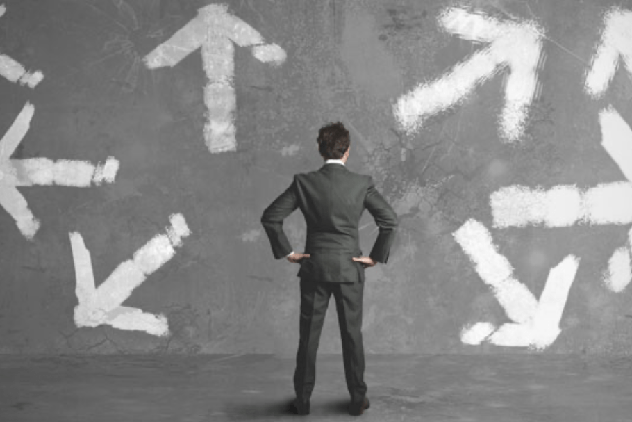 Lateral Move vs Vertical Move: Which is right for you?